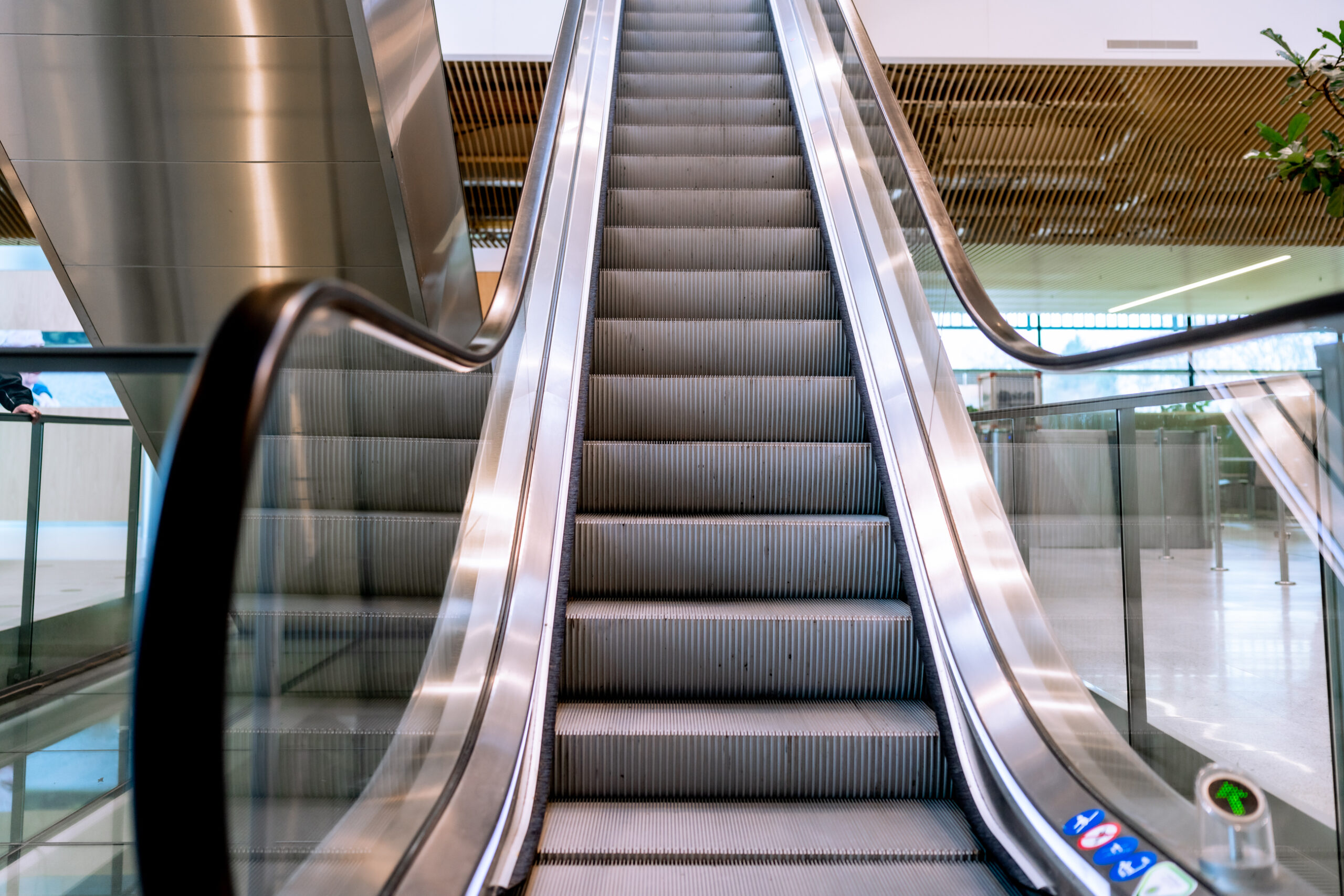 Liftinstituut reageert op roltrapongeluk Rome - Liftinstituut - Alles ...